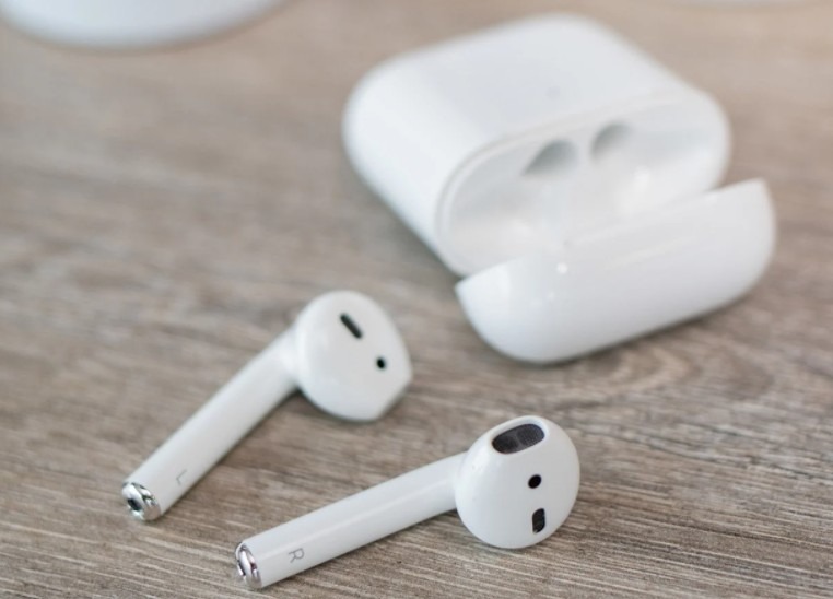 How Far Can AirPods Be Away From Phone Optimal Max Range how-far-can-airpods-be-away-from-phone-optimal-max-range